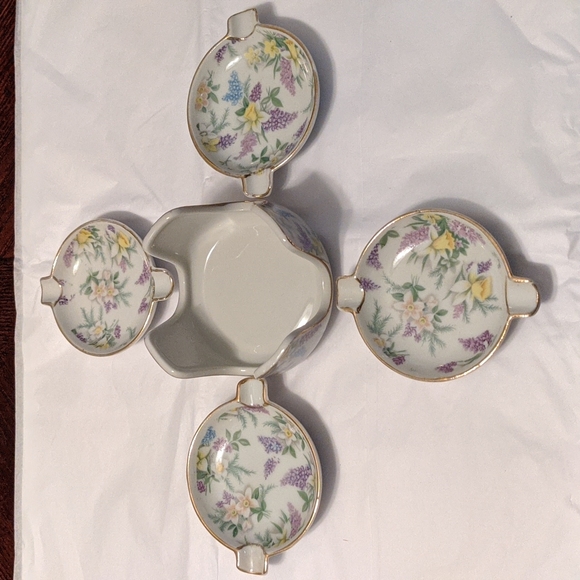 Lefton | Accents | Lefton 98s Ceramic Flower Trinket Dish With Gold ...